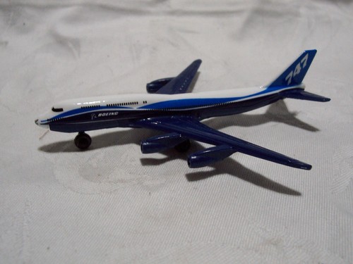 Miniature 2016 Mattel MBX Matchbox Air Boeing 747-8 Diecast Jet Plane ...