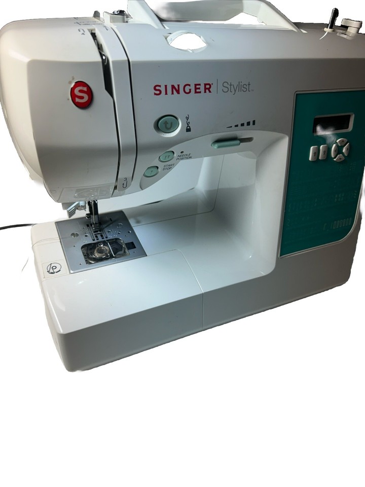 SINGER STYLIST 7258 Computerized Sewing Machine w/ Power Cord Tested ...