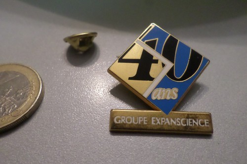 Badge pin s groupe Expanscience 40 ans Arthus Bertrand laboratoire ...