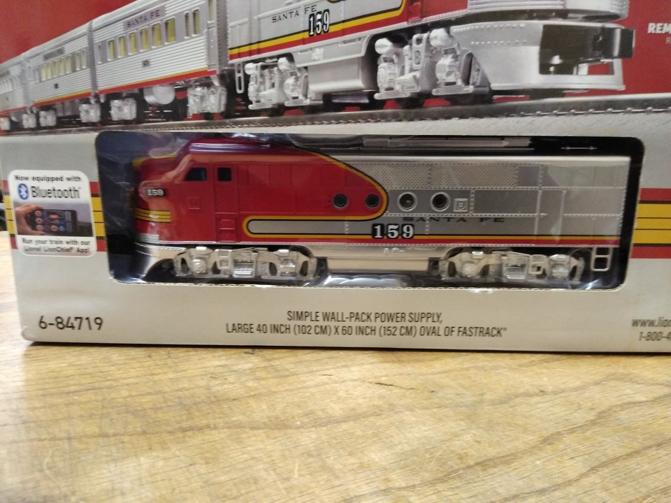 NIB Lionel Santa Fe Super Chief Lion Chief Train Set 6-84719 #159 ...