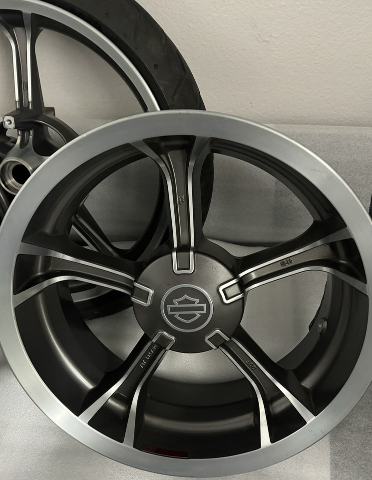 Harley Wheels CVO Tri Glide Rims 2014 -24 road glide 3 charcoal Gray ...