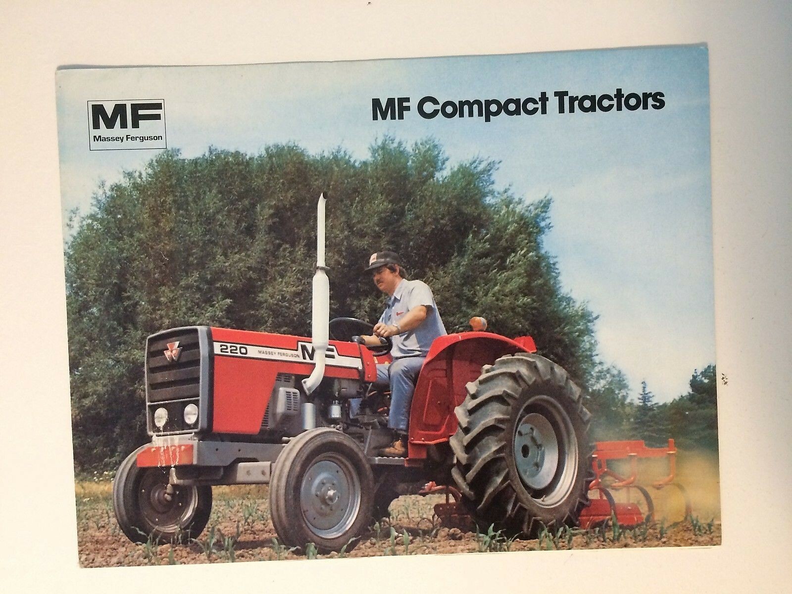 Massey-Ferguson MF 205/210/220 2&4WD Compact Tractor Color Brochure ...