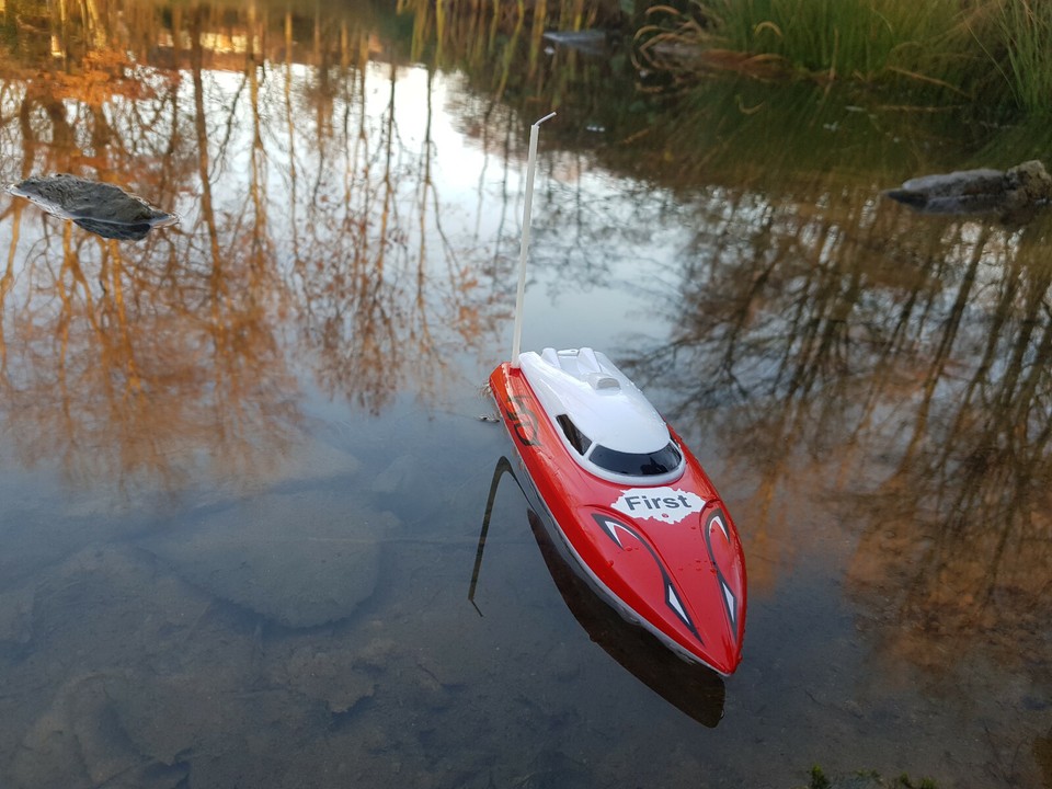 HQ Radio Remote Control Racing Speed Boat RC Boat Fast Speed 12km/h ...