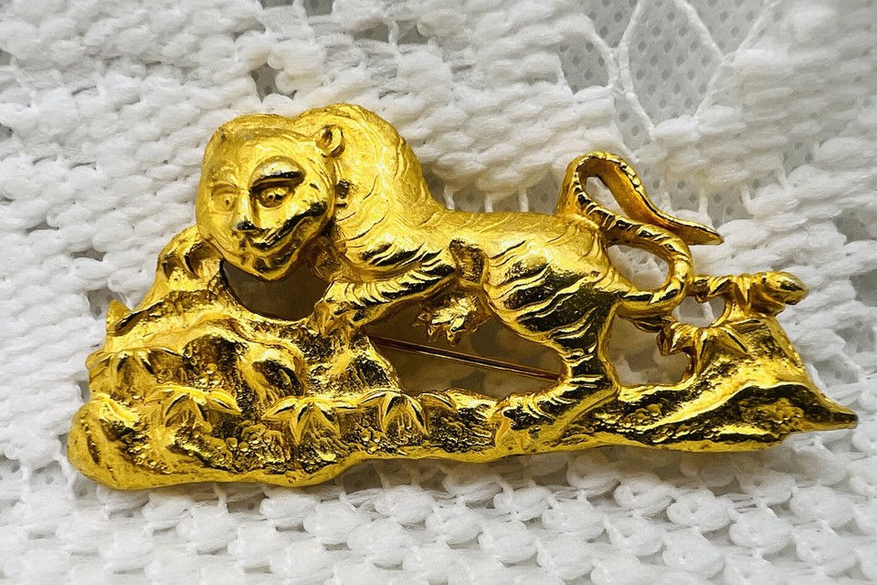 Vintage MFA Museum of Fine Arts Signed Gold Tone Crouching Tiger Pin ...