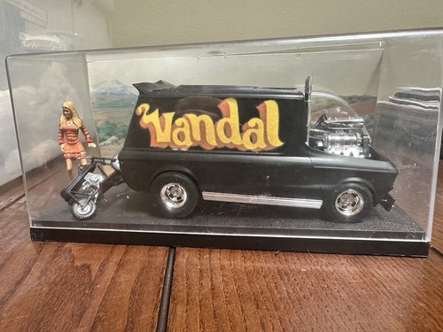 Monogram Vandal 1/24 Scale Model Vehicle - Assembled Van & Motorcycle ...