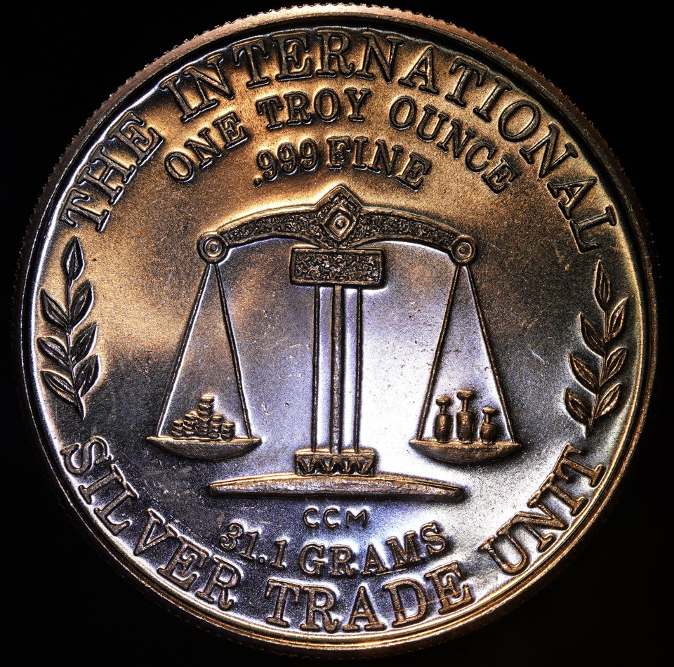 California Crown Mint CCM International Trade 1oz 999 FINE Silver round ...