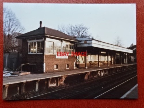 PHOTO SANDERSTEAD RAILWAY STATION AND SIGNAL BOX 1982 | eBay