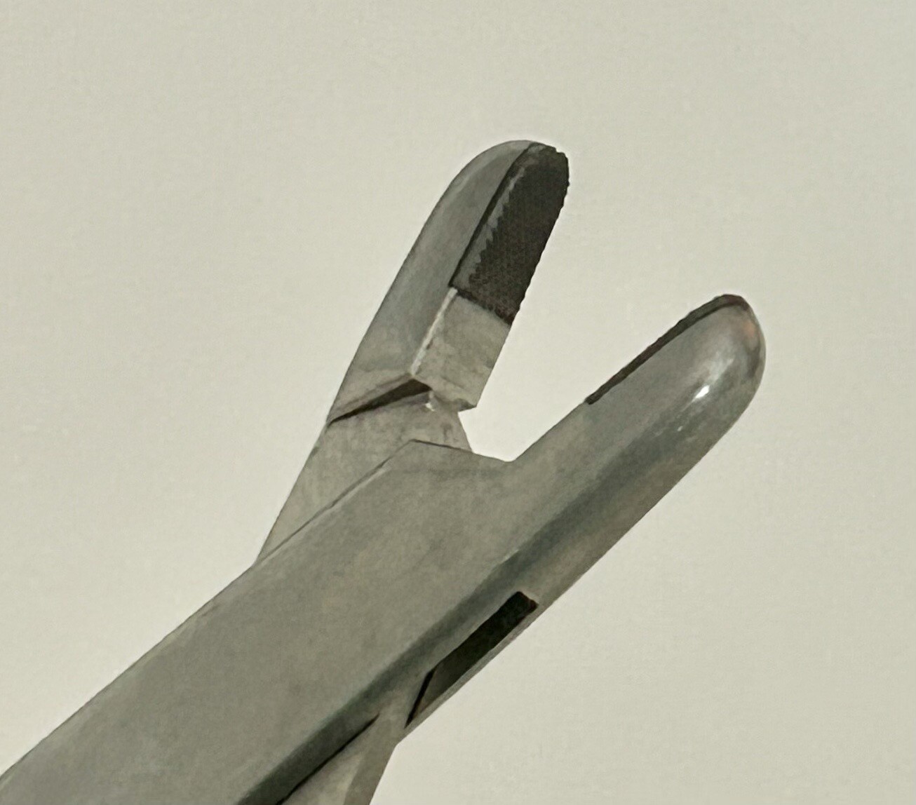 Codman 36-2025 Sternal Classic Plus Needle Holder C40 for sale online ...