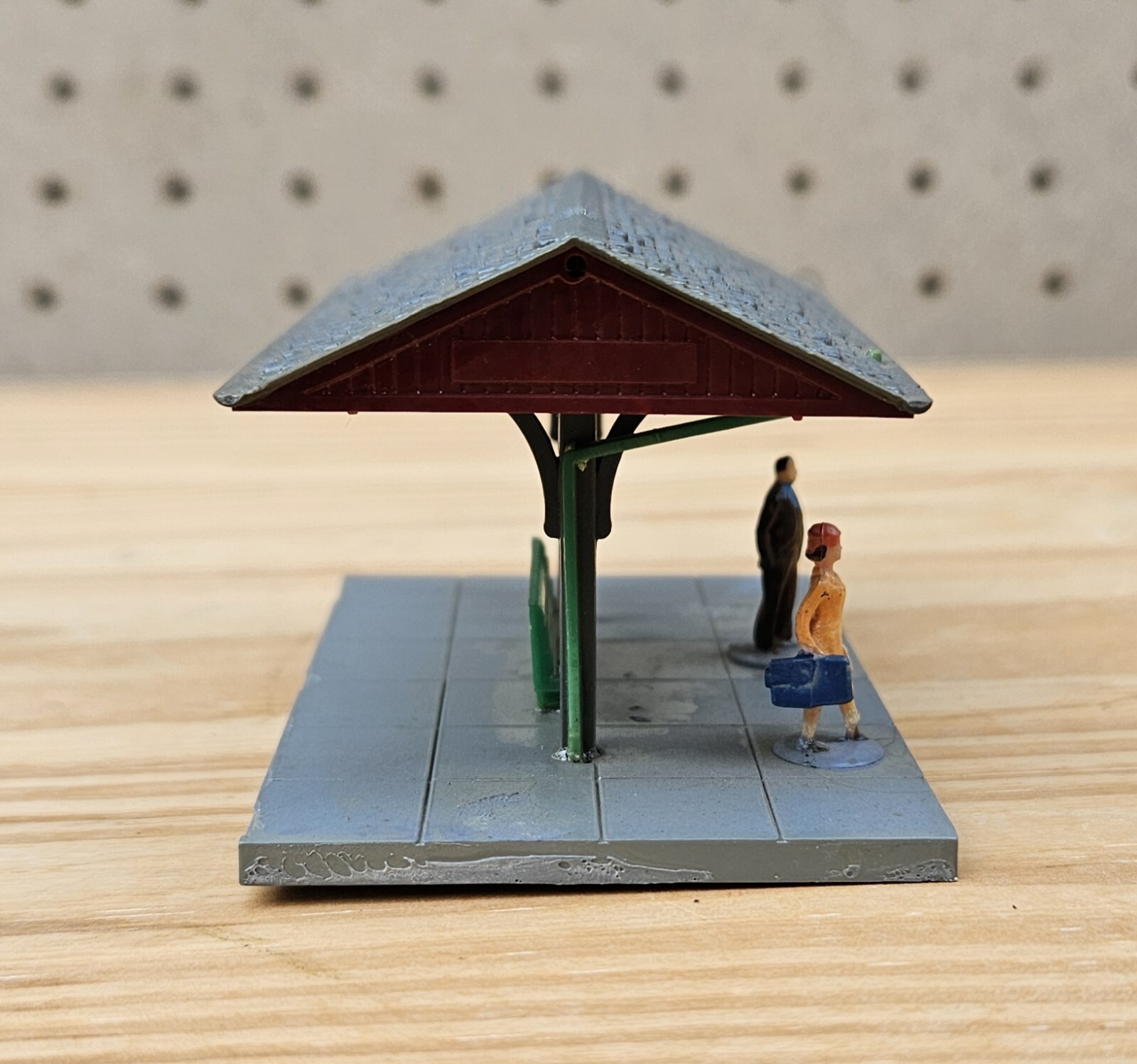 Vintage HO Scale Platform Station Hillside Railroad Layout Structure ...