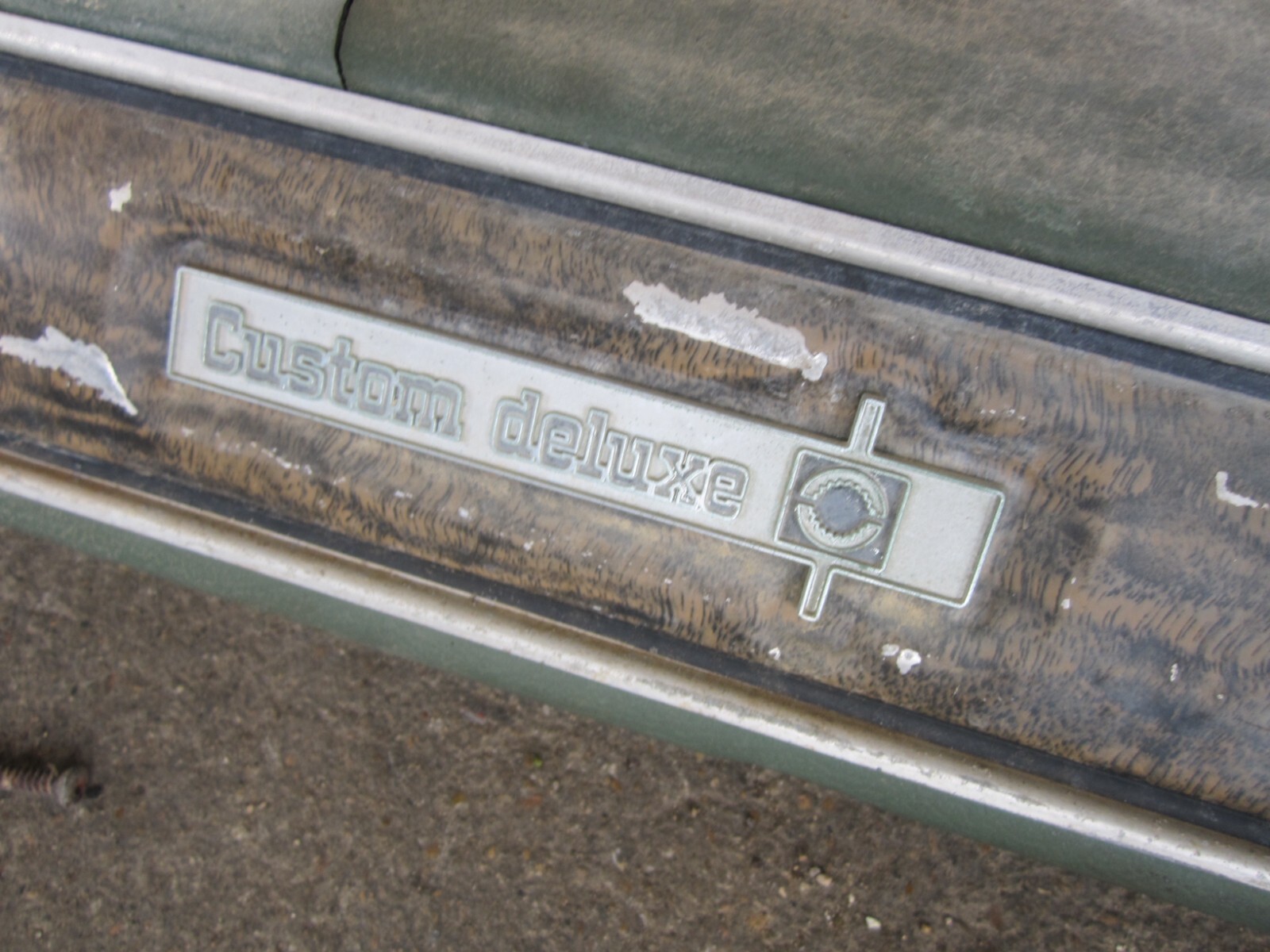 74 CHEVROLET SQUARE BODY DASH TOP PAD W/ CUSTOM DELUXE EMBLEM TRIM ...