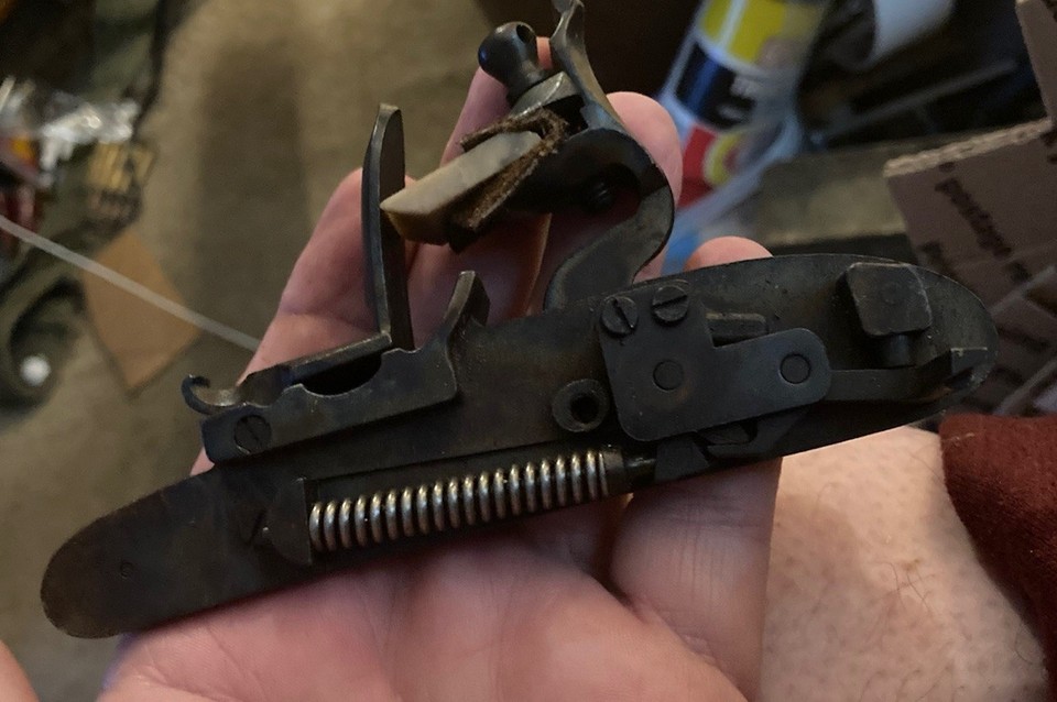 TC THOMPSON CENTER HAWKEN RIFLE PART FLINTLOCK LOCK EXCELLENT SPARKS ...