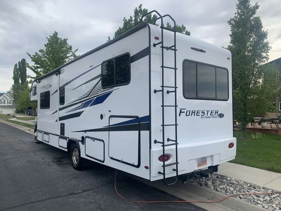 2022 Forest River Forester 3251DS LE 32ft Class C Slps 10 51,740Mi ...