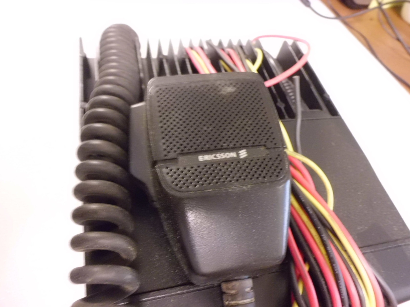 ERICSSON 2-WAY RADIO MODEL KRD 103-143/21 R6A WITH MIC | eBay