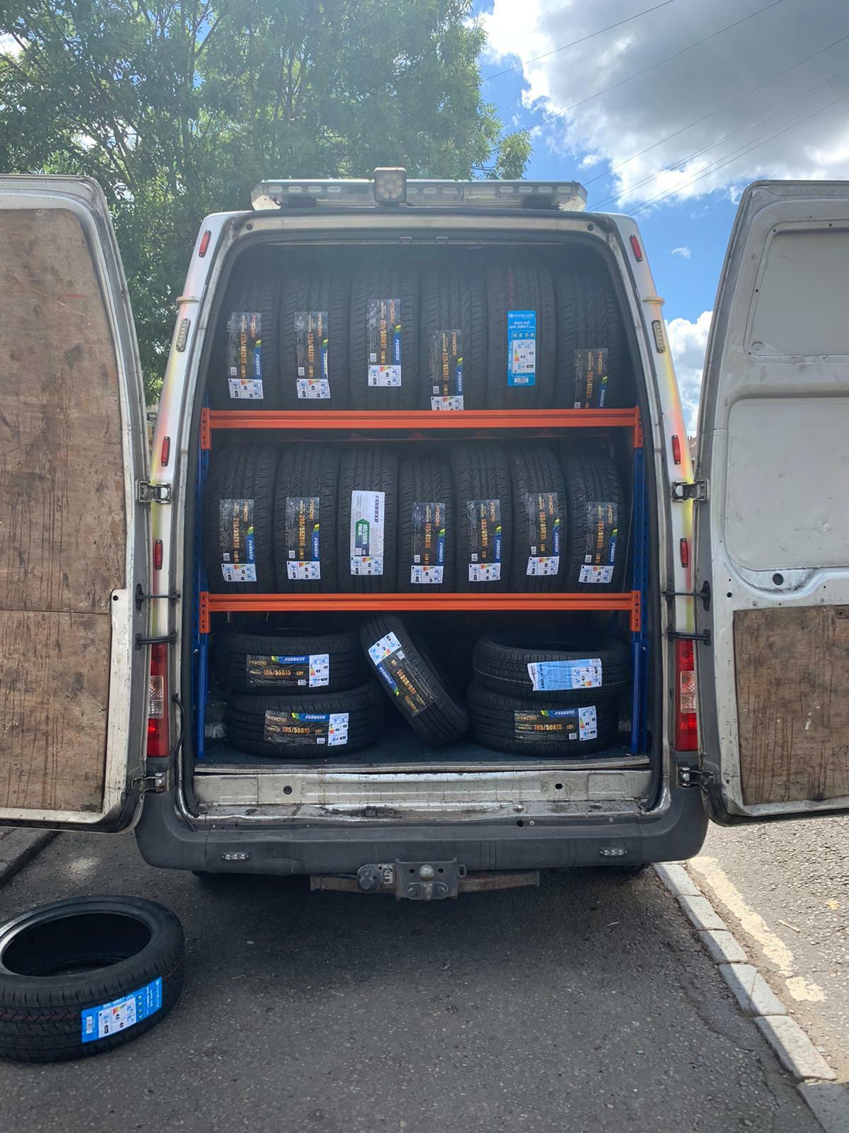 SET AR8 MEDIUM DUTY VAN TYRE STORAGE RACK *PARTLY NEW* 145cm LONG x ...