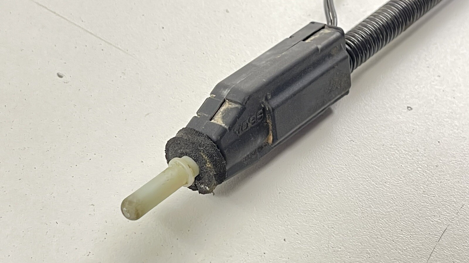 2015 VOLKSWAGEN PASSAT TDI 2.0L DEF FLUID SUPPLY HOSE LINE 561 131 984 ...