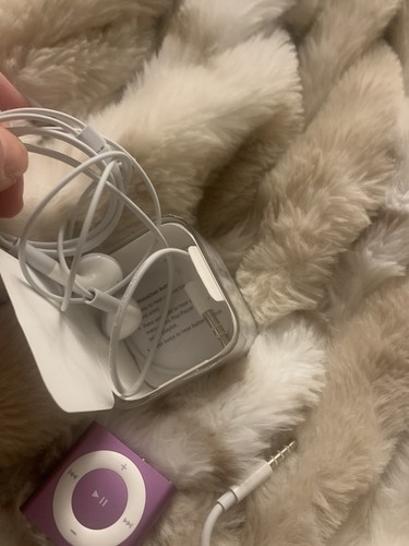 Apple iPod shuffle 4th Generation 2GB Model A1373 | eBay