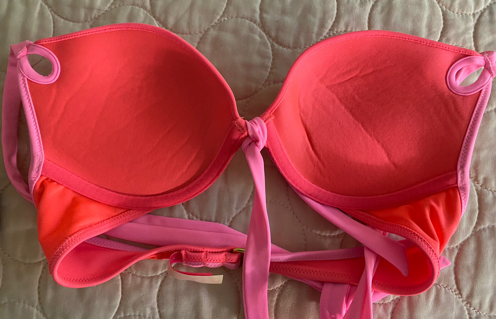 Victoria Secret Underwier Pink Bikini top Size 34 B - Gem