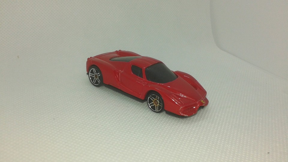 enzo ferrari rouge race course super car hotwheels 1/64 Hot Wheels | eBay
