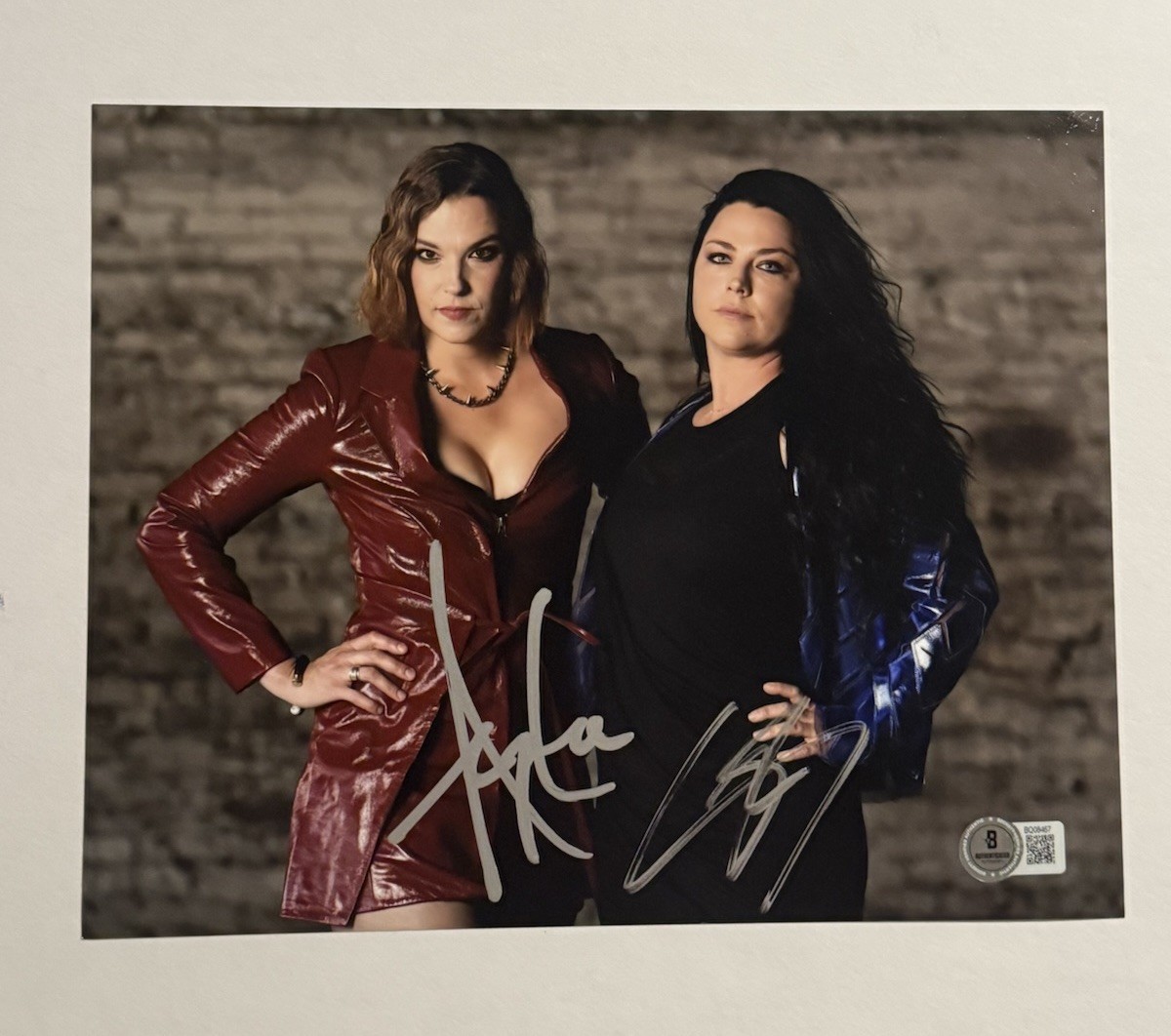 AMY LEE & LZZY HALE SIGNED 8x10 PHOTO AUTOGRAPHED EVANESCENCE HALESTORM ...