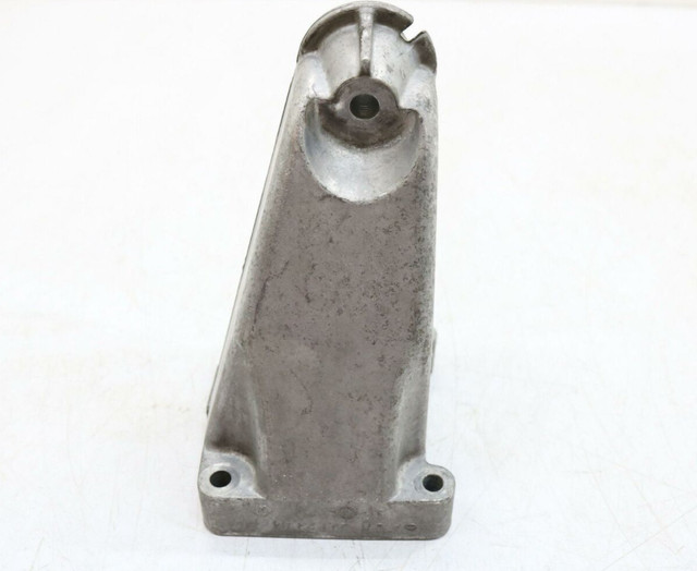 2012-2015 MERCEDES C250 Right Passenger Engine Support Bracket ...