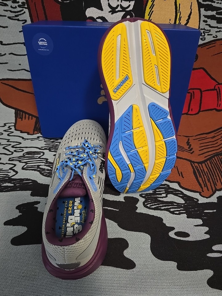 Rundisney Exclusive Brooks women's Size 9 Medium Wine and Dine Ghost ...