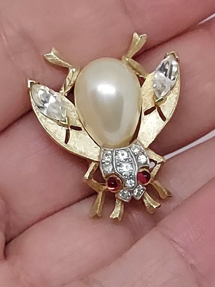 Vintage Crown Trifari Fly Fantasia Series Faux Pearl Rhinestone Gold ...