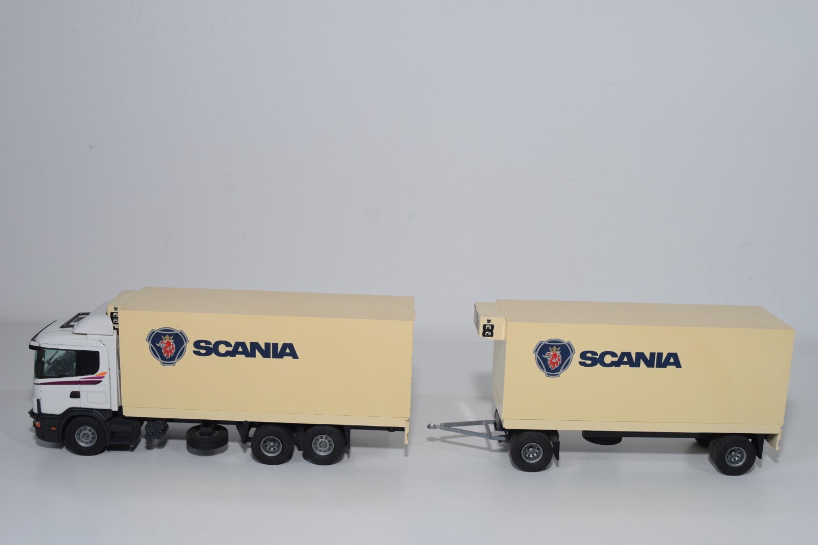 B1 1:50 TEKNO SCANIA 144L 144 L TRUCK + TRAILER WHITE CREAM PROMO WERBE ...