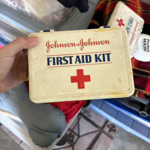 Vintage Johnson & Johnson First Aid Kit | eBay
