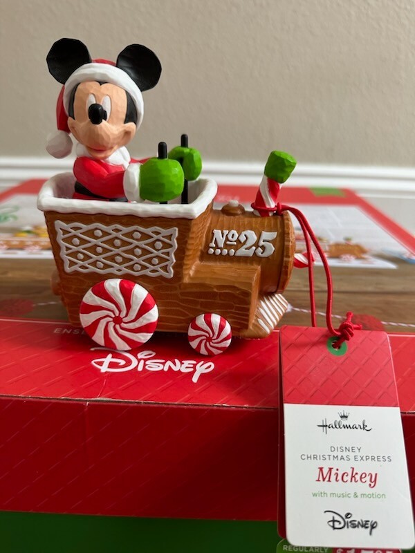 2016 Hallmark Disney Christmas Express Collector's Train Set Le for ...