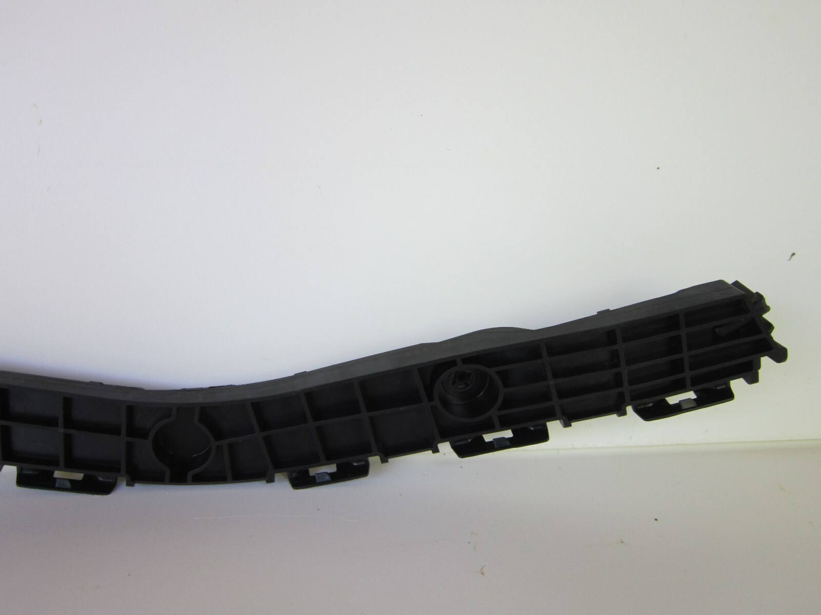 TOYOTA SIENNA 2011-2016 REAR BUMPER LEFT SIDE RETAINER BRACKET OEM ...