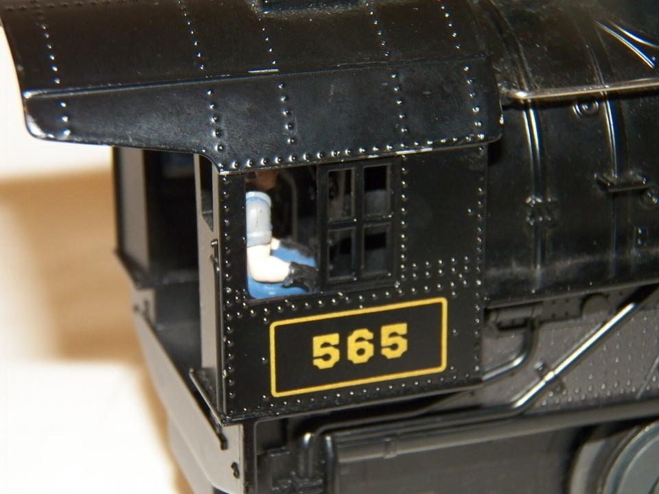 LIONEL TRAINS SET- 565 Engine, Tender, Oil Tanker Cars - O-Scale Nice ...