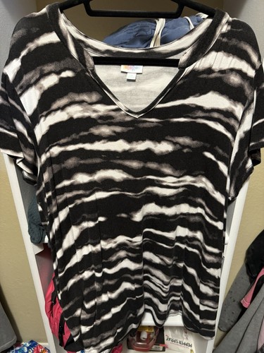 LuLaRoe Layla Mandarin Split Collar Top Layered Black, White, Gray - 2X ...