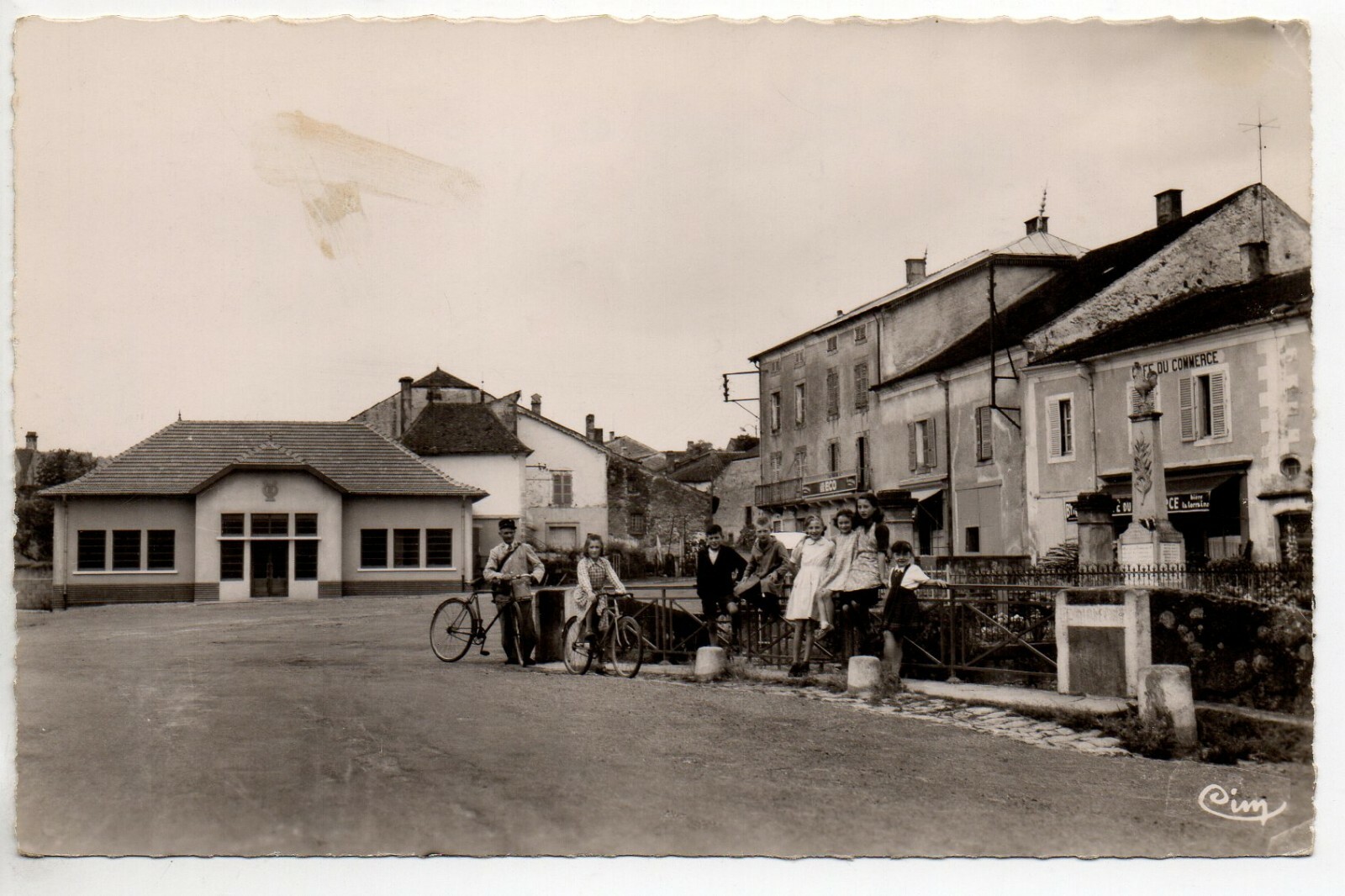 VOISEY Haute Marne CPA 52 carte photo des années 1950/1960 la place | eBay