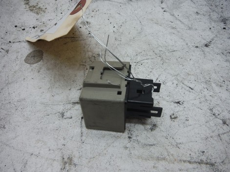 2002 LEXUS ES300 A/T FLASHER RELAY TURN SIGNAL MODULE 8198050030 OEM ...