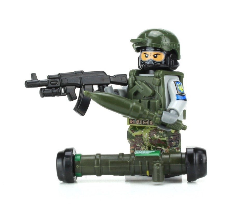 Battle Brick Ukrainian Anti-Tank Soldier made w/ real LEGO® Minifig ...