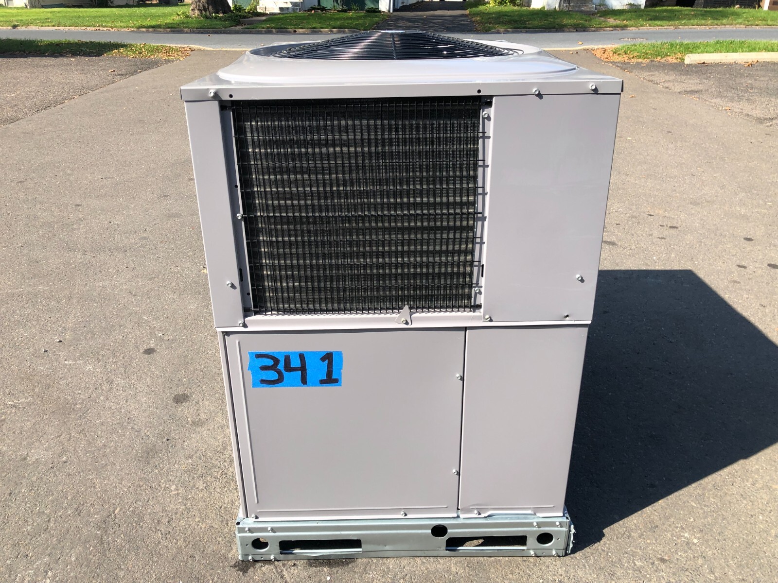 Carrier 2 Ton Heat Pump System Rooftop Unit - 50VTC2430TP - 208/230-1 ...