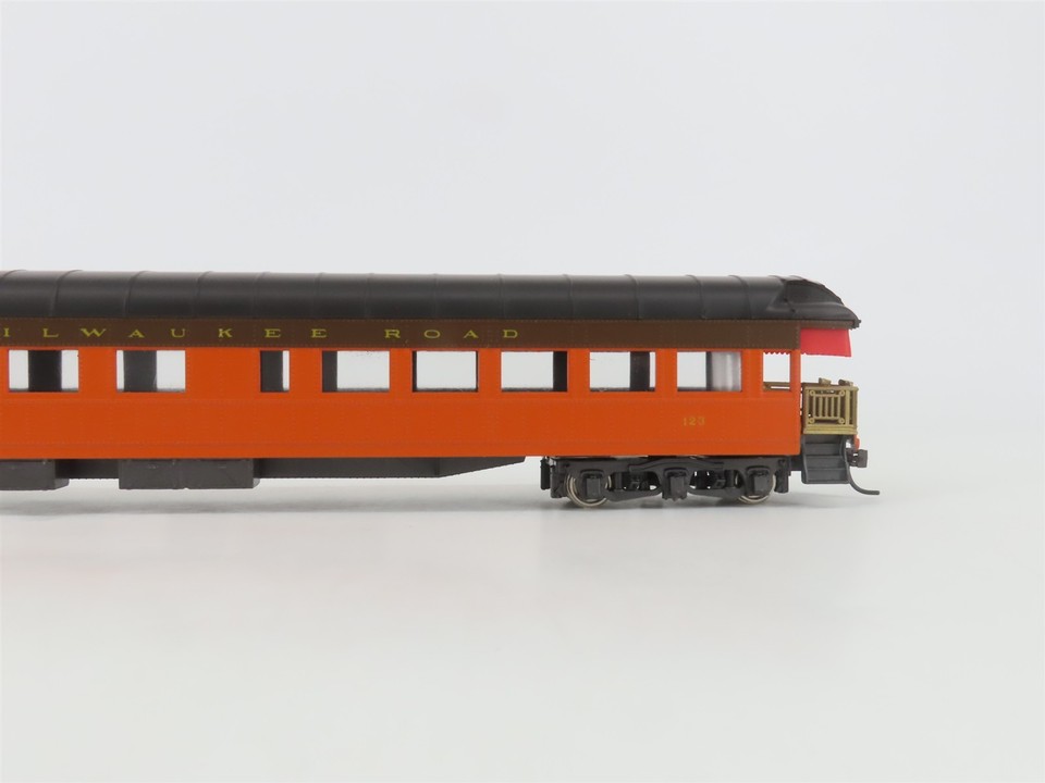 HO Scale IHC 2840 MILW Milwaukee Road Heavyweight Observation Passenger ...