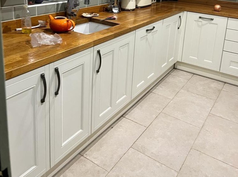 Wren Kitchen Cupboard doors, side panels & cornice in Cream - Fascia's ...