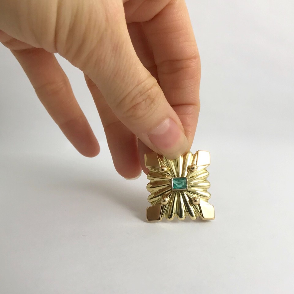Antique Art Deco Green Emerald Brooch Pin in 18K Yellow Gold, .52 CT ...