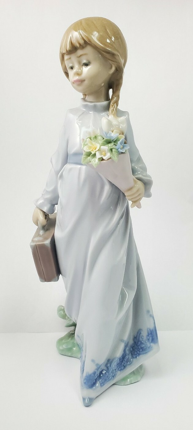 Lladro School Days 7604 Collectors Society 1988 Girl with briefcase and ...