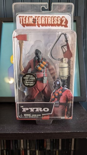 Team Fortress 2 - RED Pyro NECA Figure - Unopened and Complete With ...