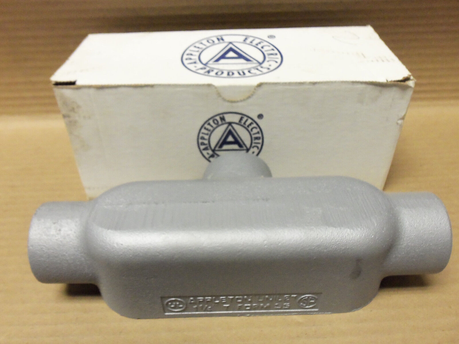 NEW APPLETON T150-M 1-1/2" MALL IRON FORM 35 UNILET CONDUIT OUTLET BODY ...