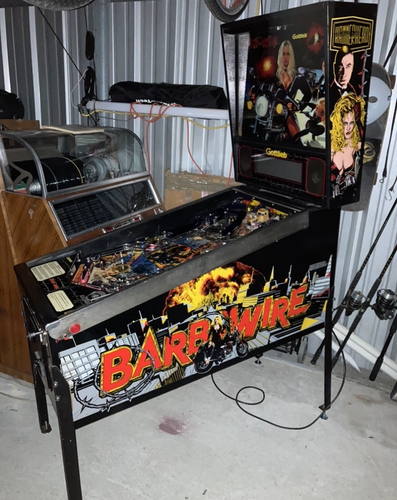 1996 Gottlieb "Barb Wire" pinball machine -Everything works 100% -GOOD ...