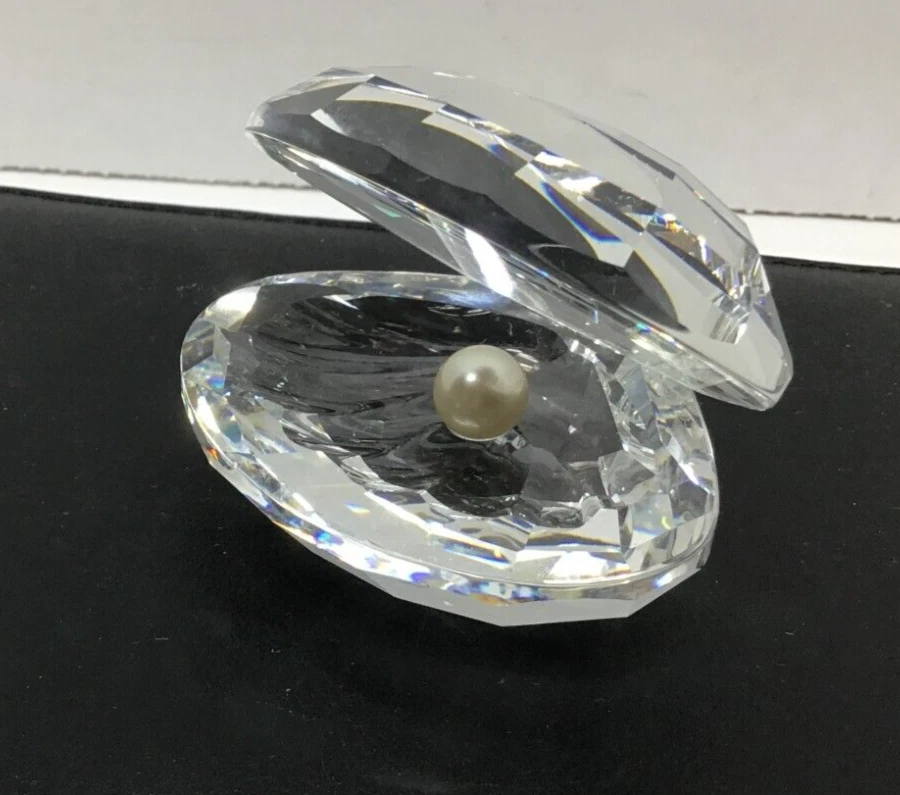 Swarovski Oyster Shell With Pearl