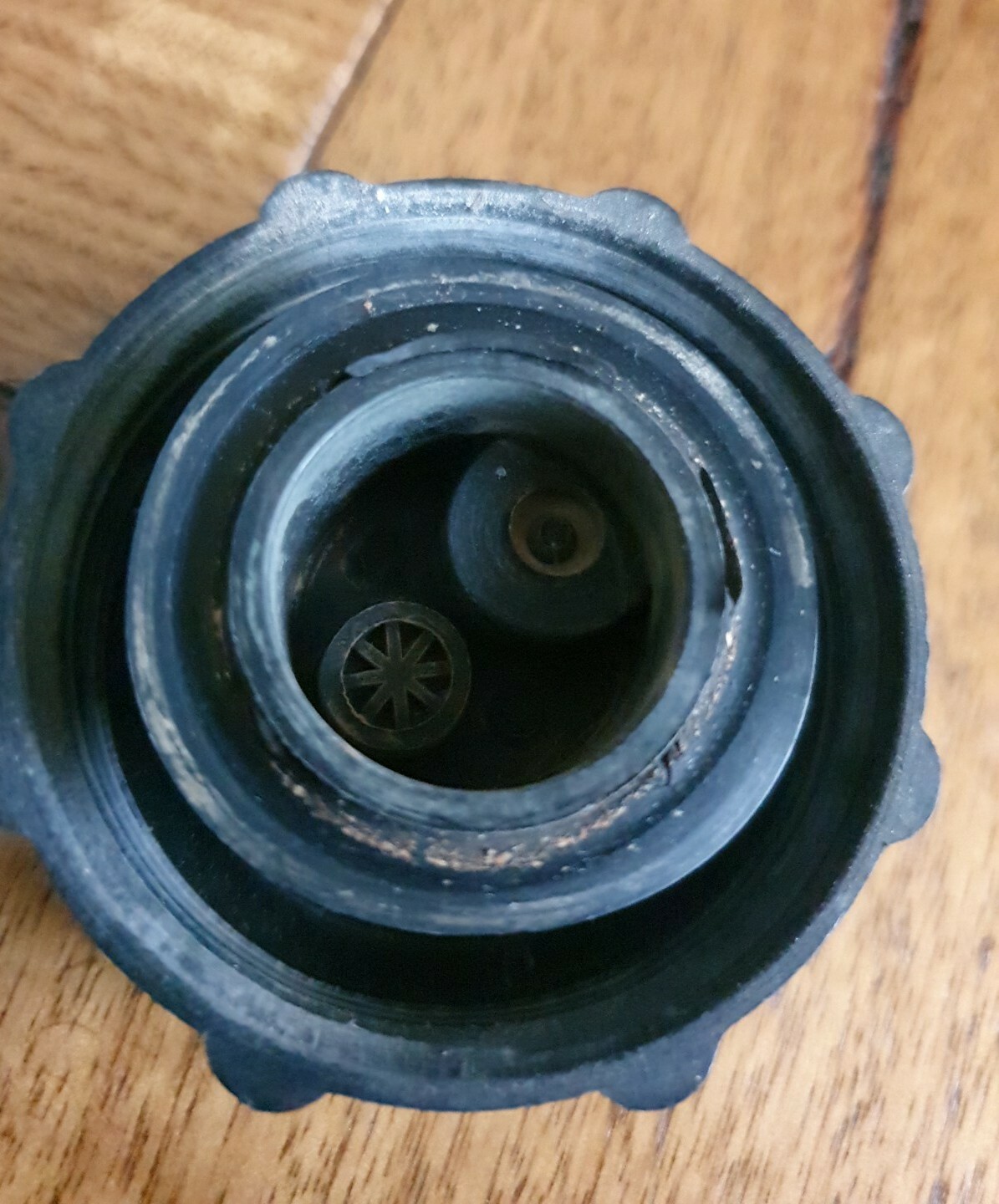 OEM BMW RADIATOR TANK CAP PRESSURE CAP #1152061 | eBay