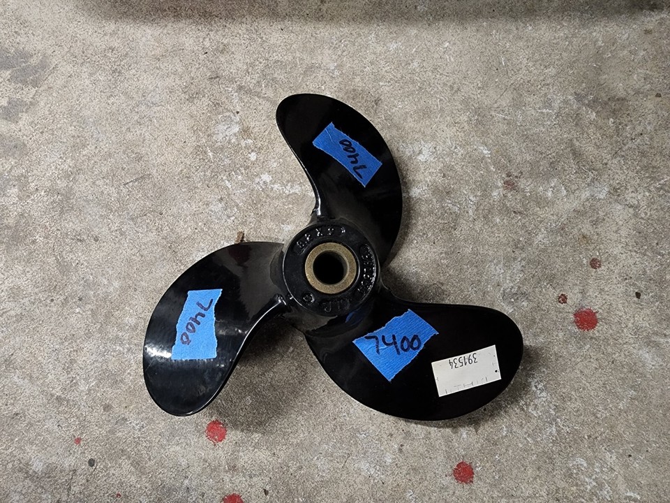 NEW ALUMINUM 8 1/4" X 9P OMC EVINRUDE JOHNSON PROP, 391534, PIN DRIVE HUB, P7400 | eBay