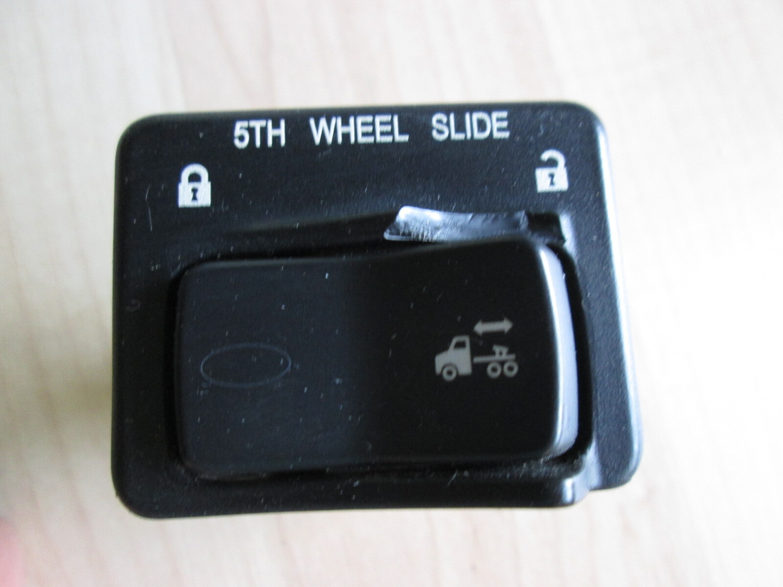 Peterbilt 579 Eaton P27-1176-055 5th Wheel Slide Switch (Minor Damage ...