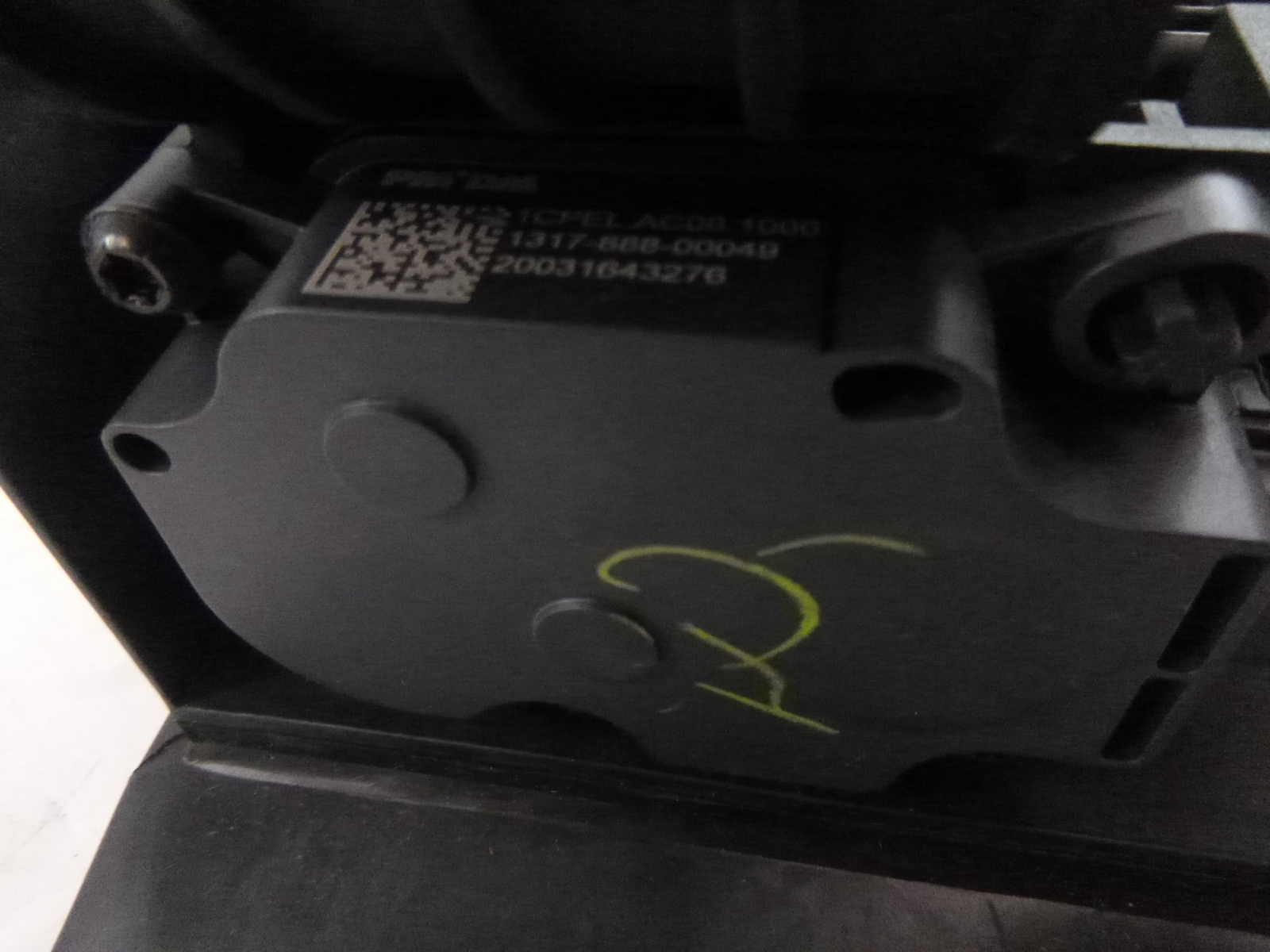 2019 Nissan Altima Front Bumper Radiator Lower Air Shutter Grille OEM ...
