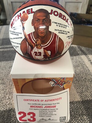 MICHAEL JORDAN MINI Photo Basketball wilson MINT MINT With COA Goat ...