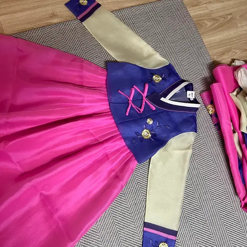 Traditional Korean Hanbok Set - New (Sizes 77/88/99) | eBay